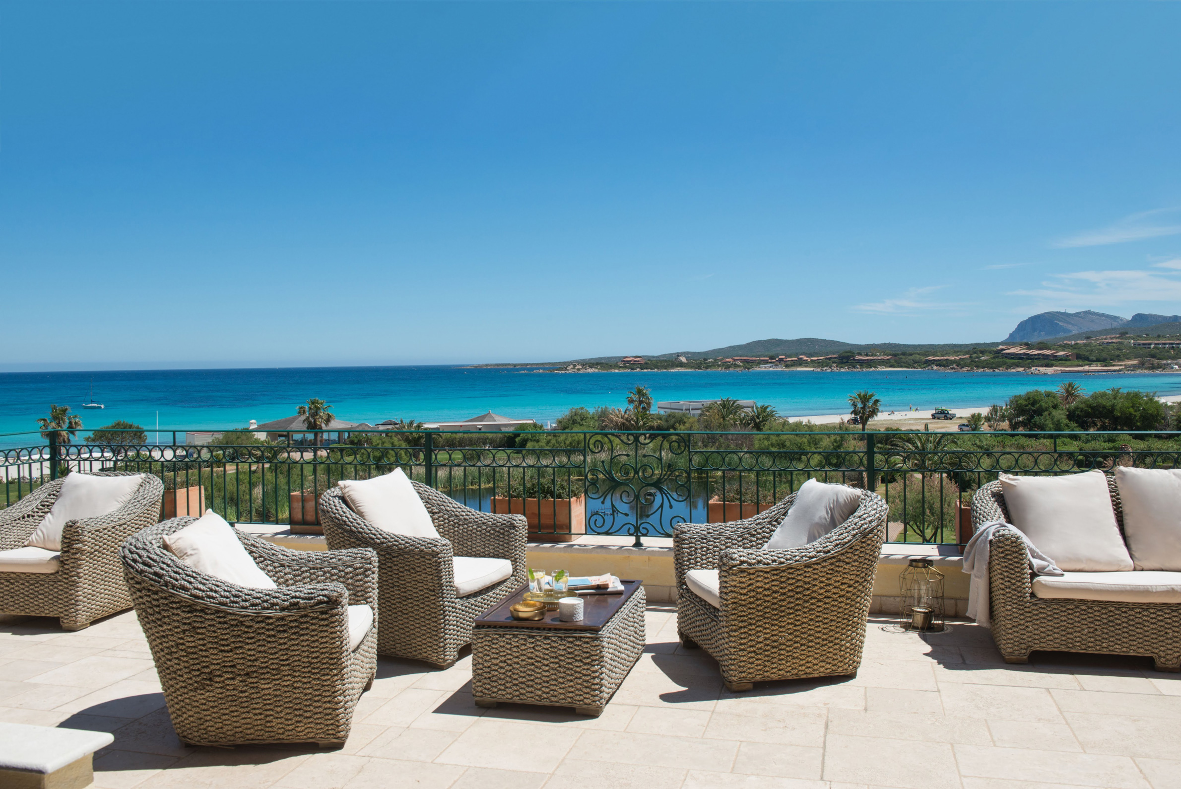 Hotell Abi d'Oru Beach Hotel & Spa, Sardinien | Travel Beyond ...